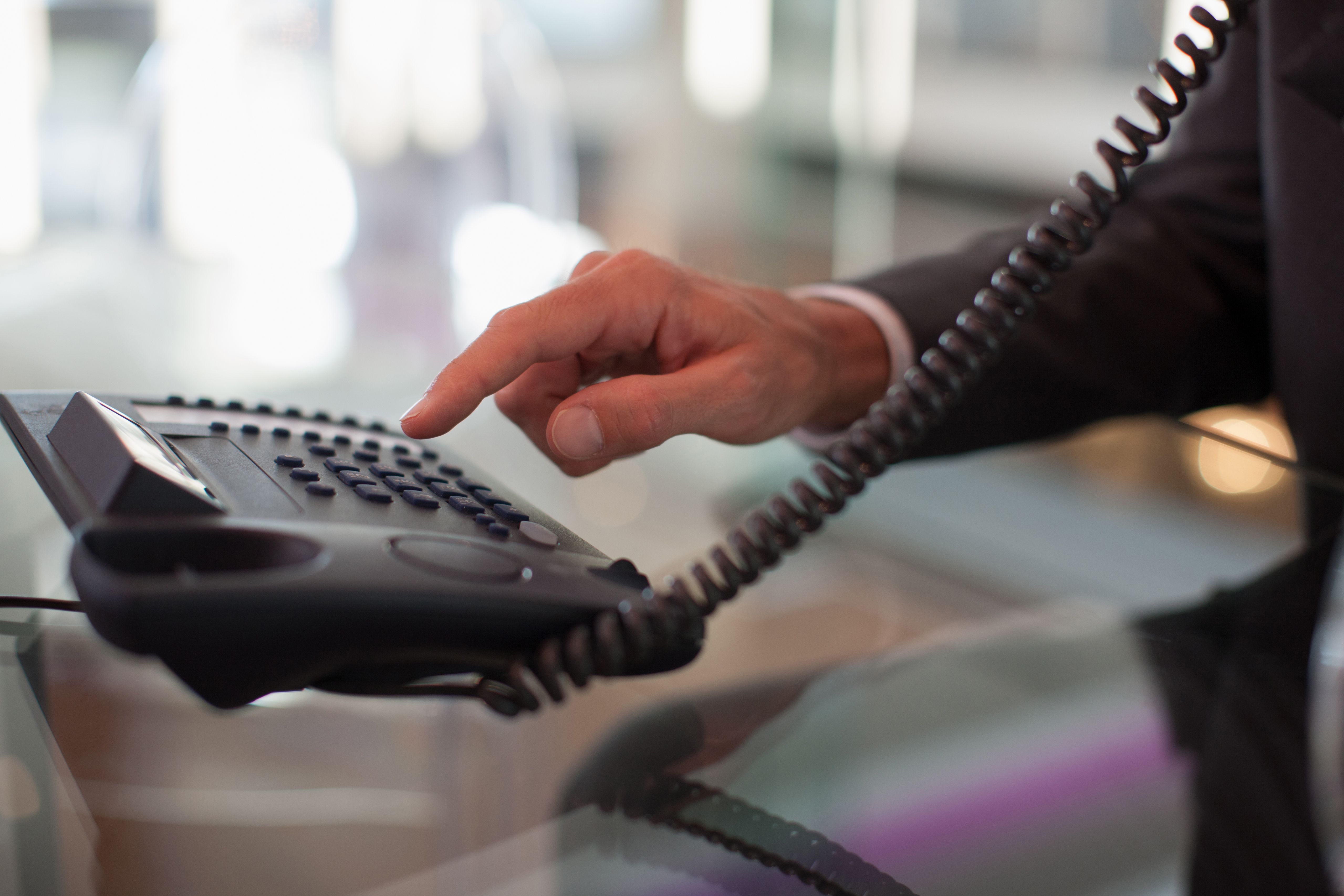 What Is SIP Trunking And How It Works | 8x8