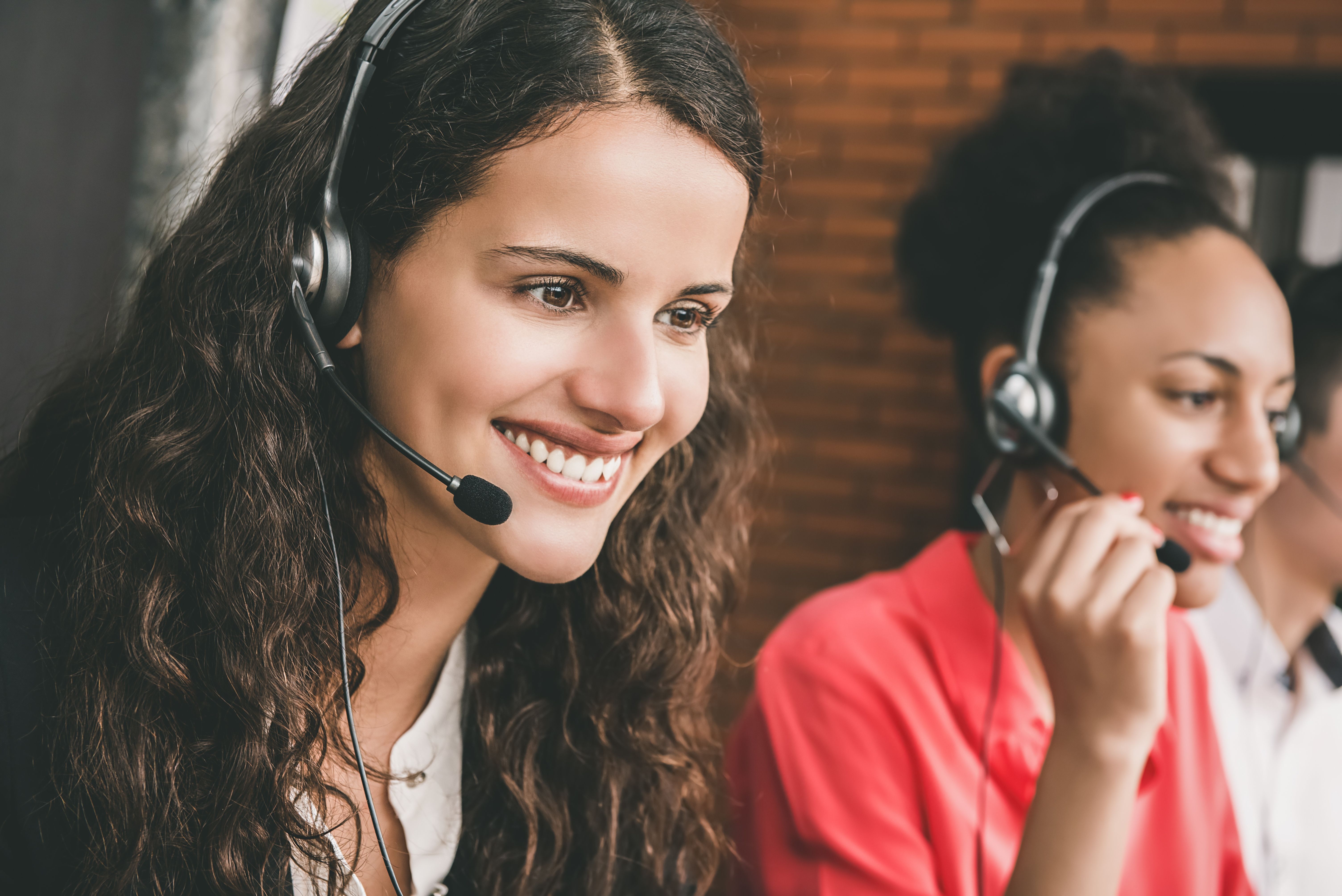 Help Desk Services for Businesses | 8x8